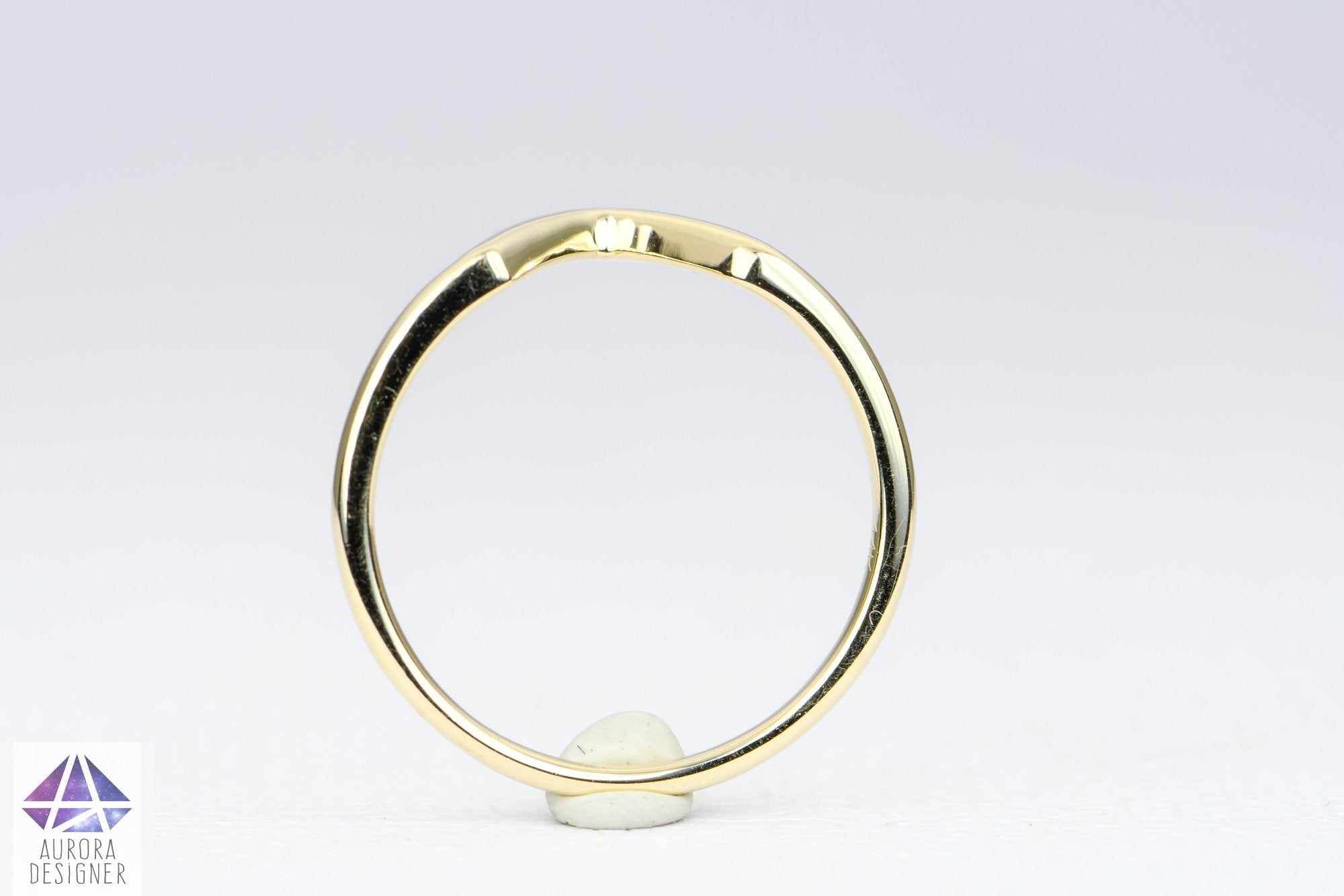 Aurora Designer - Wedding Band Style - 1.5mm Wide Plain Gold V-Shape ...